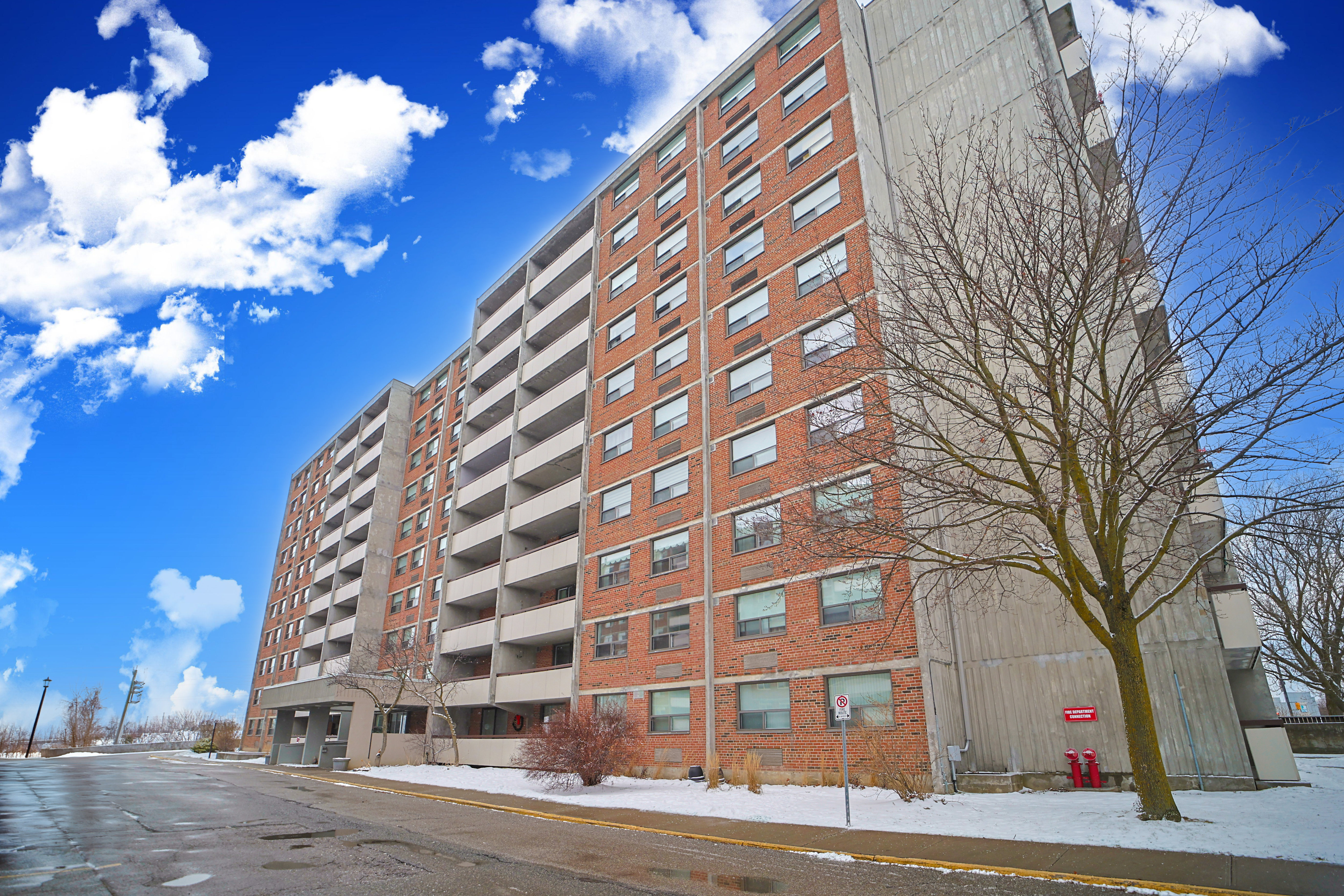 Video: 20 William Roe Blvd, Unit 808