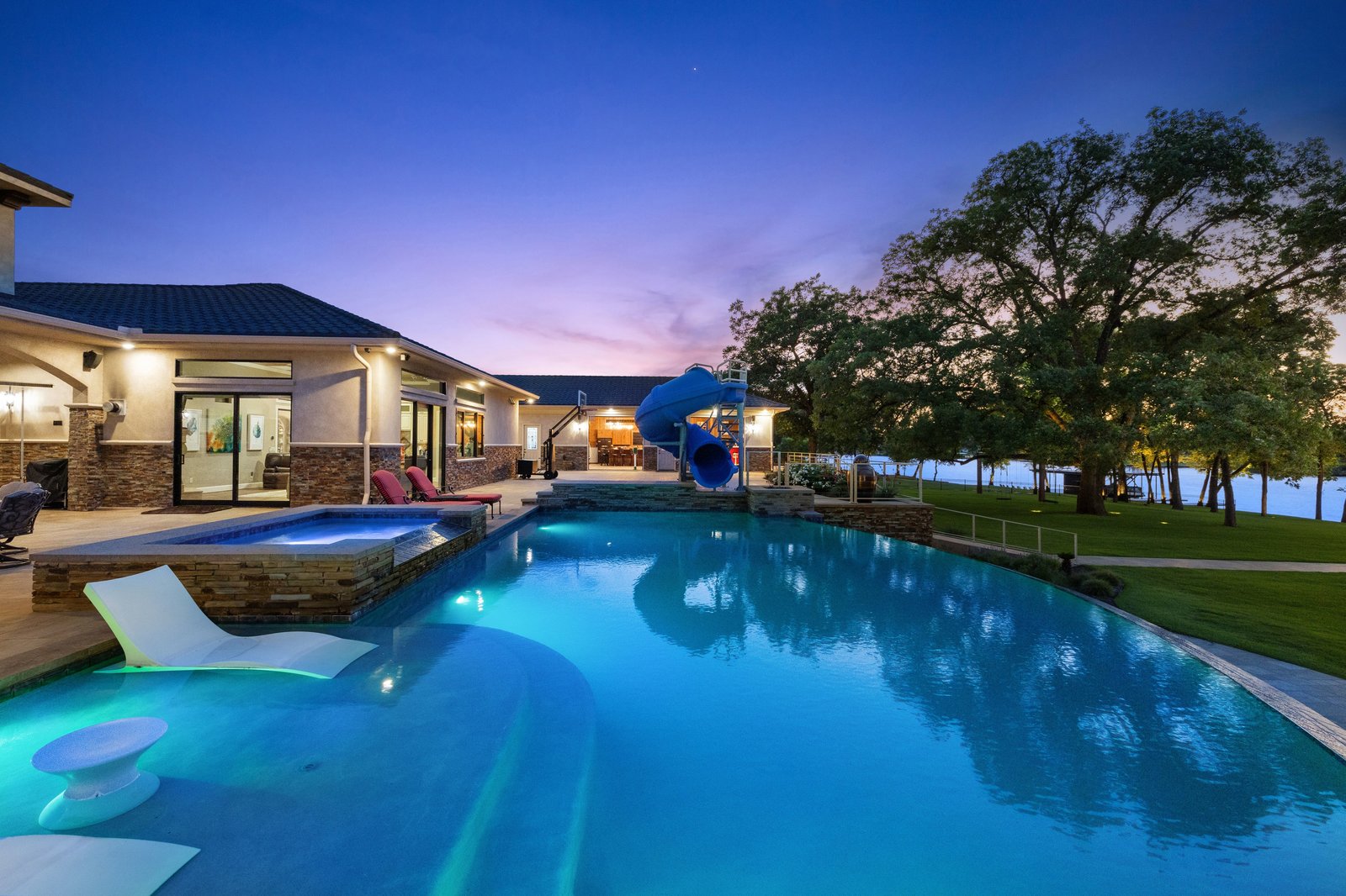 911 Legends Parkway // On Lake LBJ // Kingsland, TX 78639 | Kuper ...