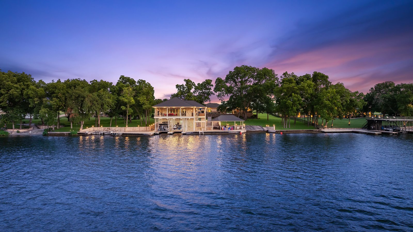 911 Legends Parkway // On Lake LBJ // Kingsland, TX 78639 | Kuper ...