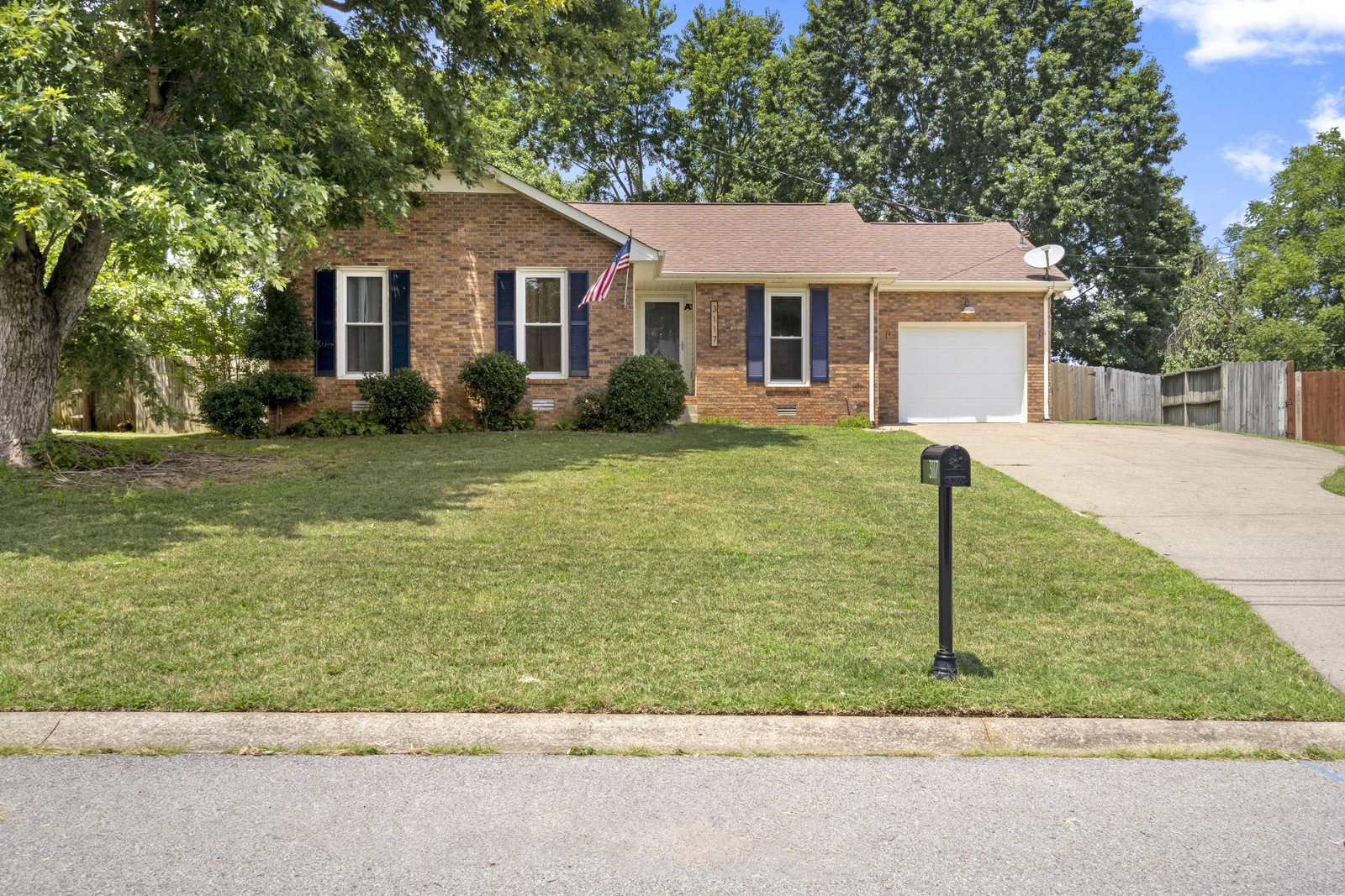 3117 Larson Lane