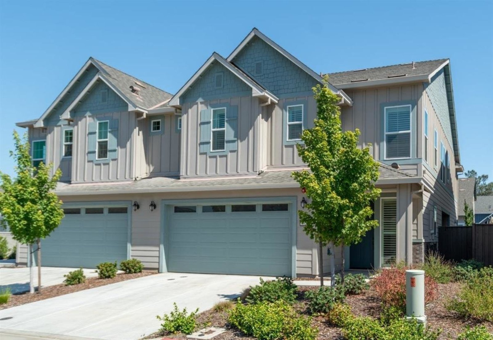 9025 Summit Lane