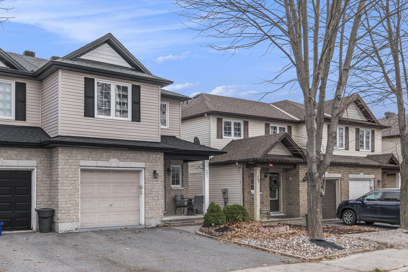 37 Cresthaven Drive