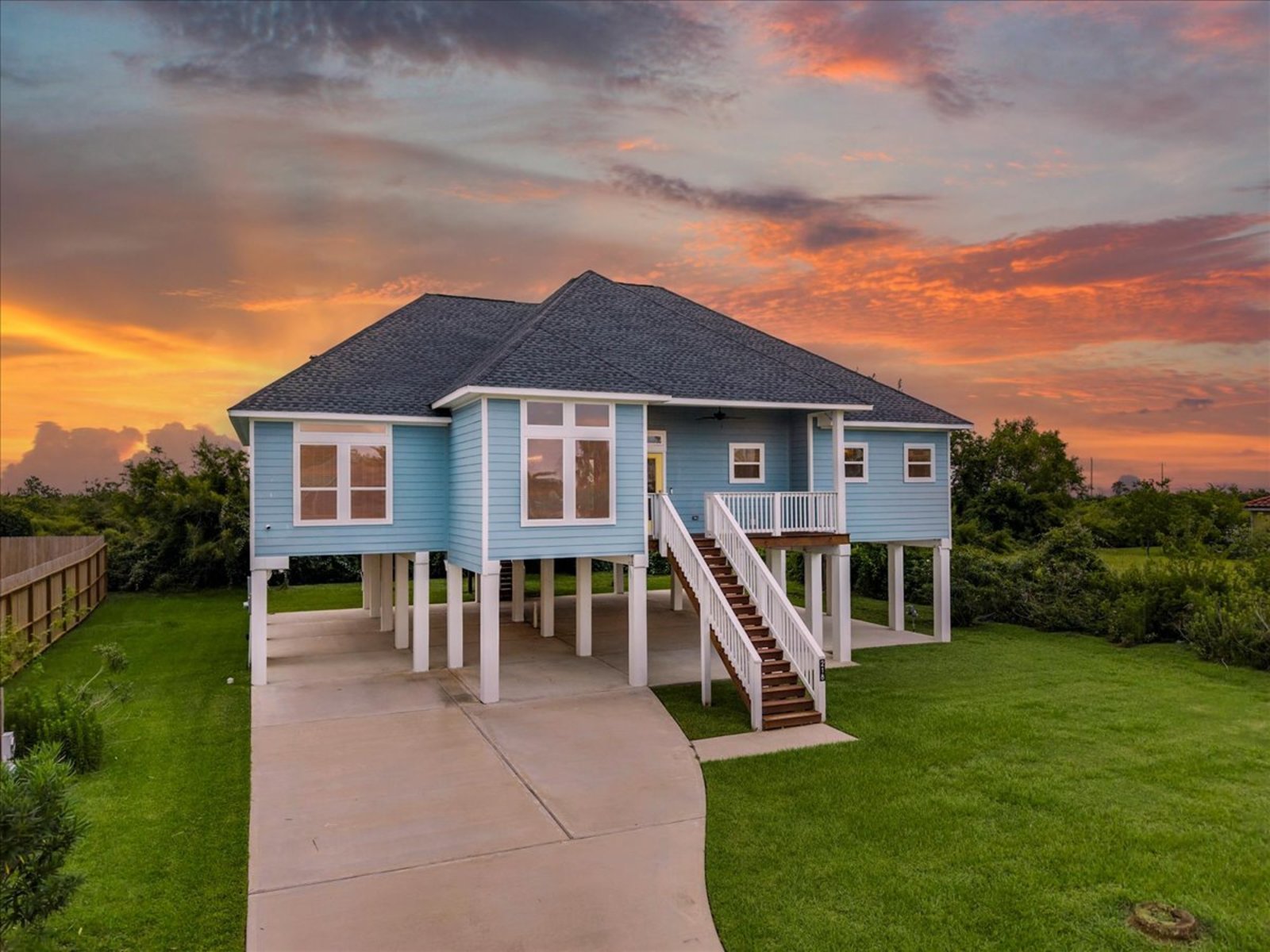 218 Debbie Ln, San Leon, TX, 77539 | Rela