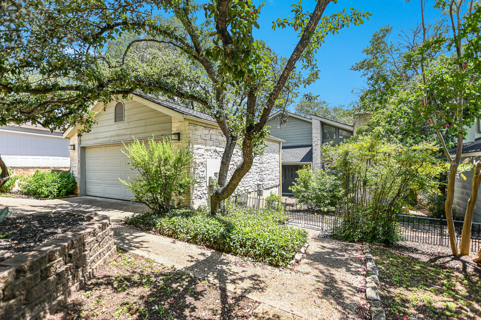 A Charming Home Ready for a Remodel in Lakewood! | Kuper Sotheby's ...