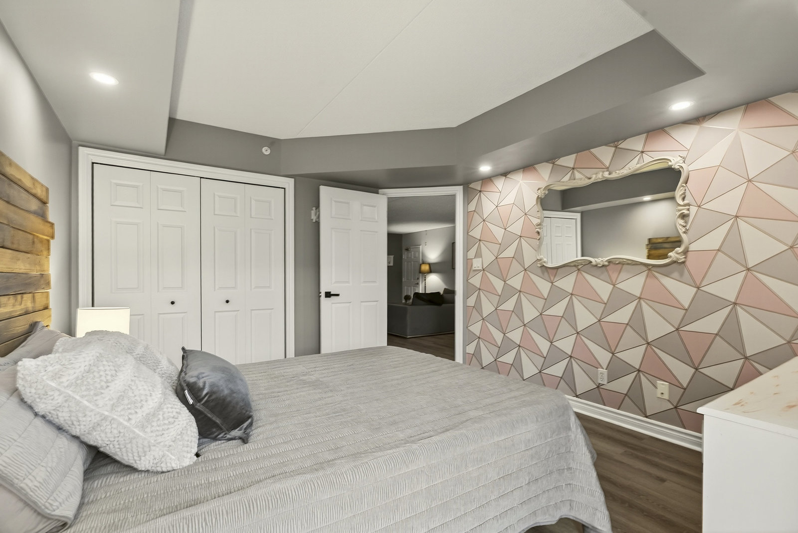1431 Walkers Line, Unit 107
