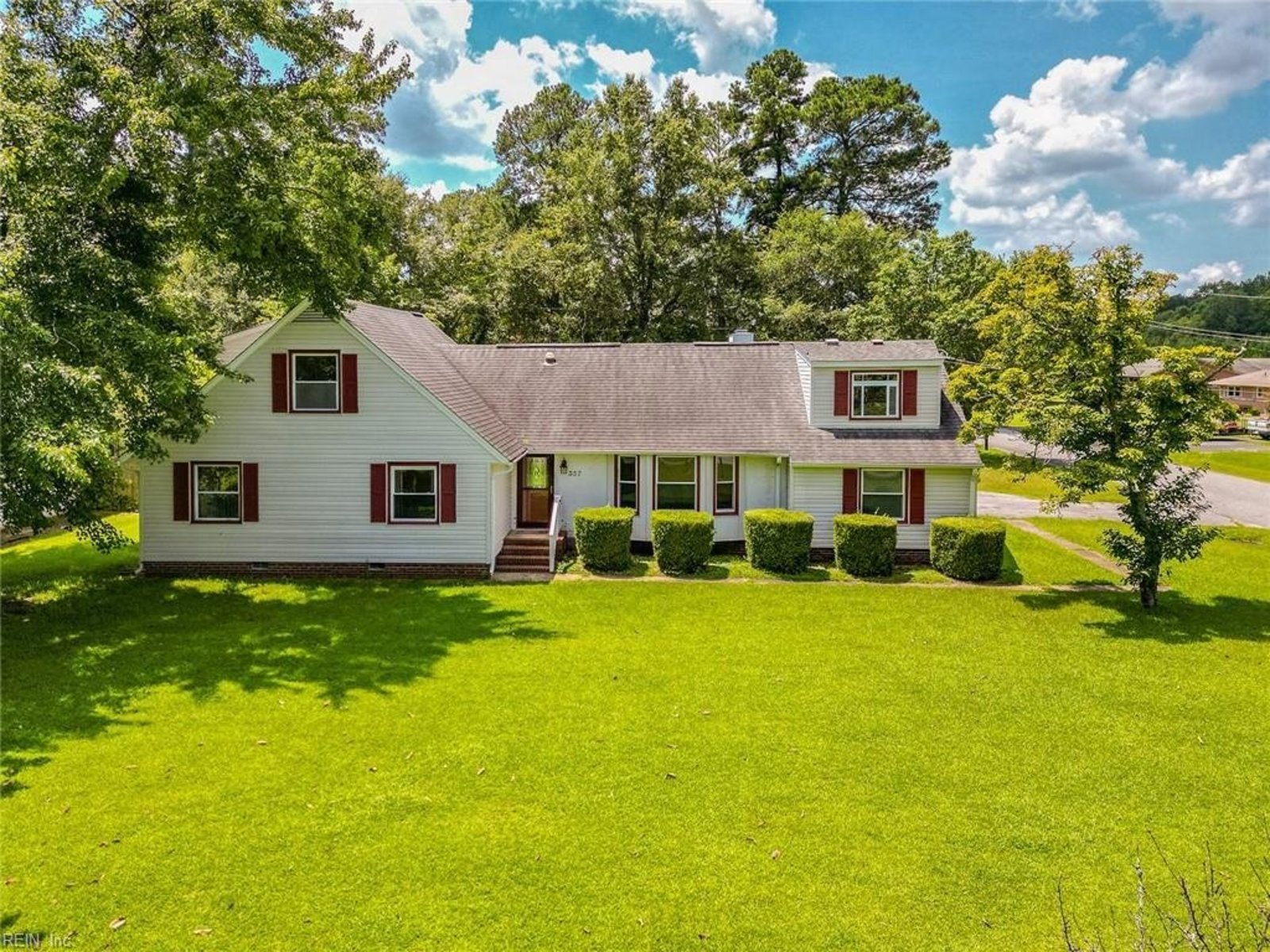 337 Robinhood Rd