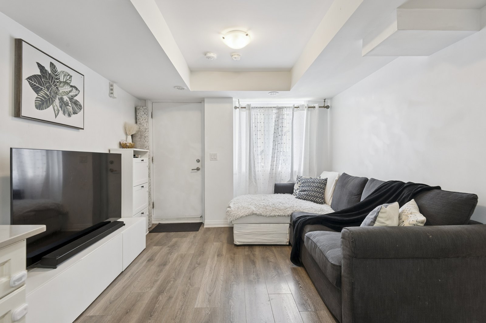 187 William Duncan Road 10