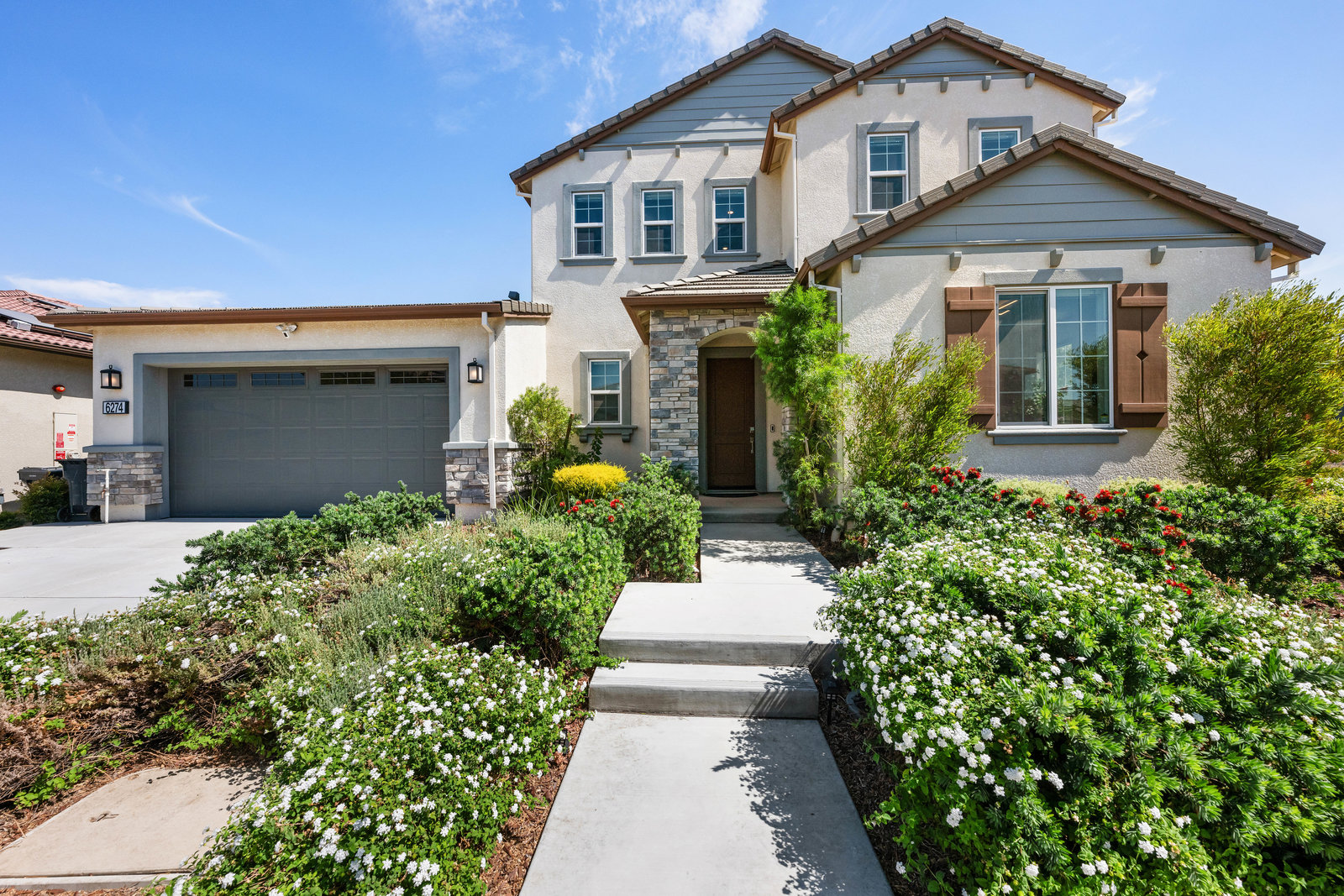 6274 Carousel Avenue