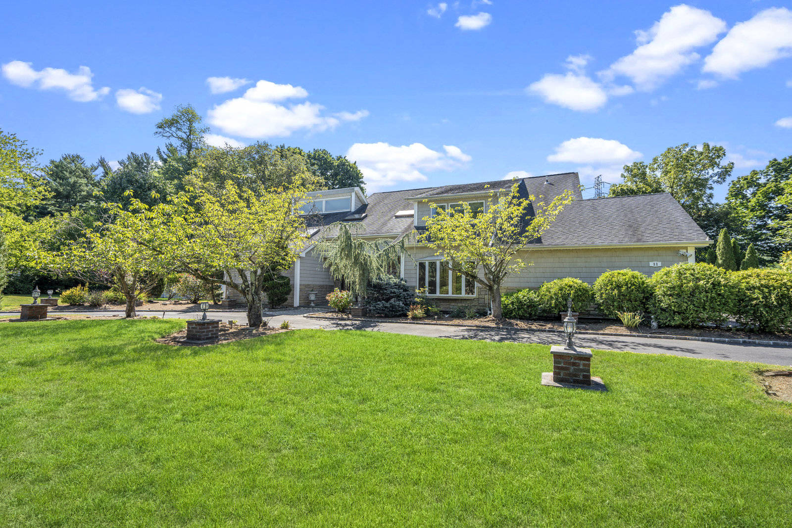 11 Harbor Ct E