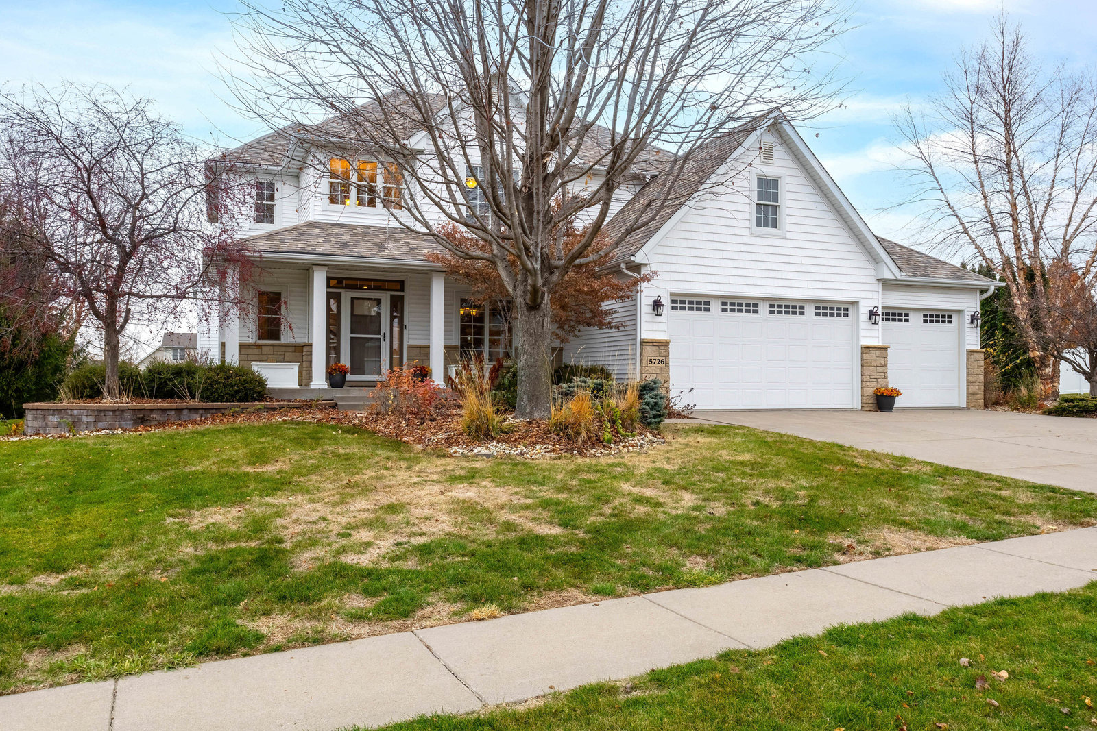 5726 New Castle Ln, Bettendorf, IA, 52722 | Rela