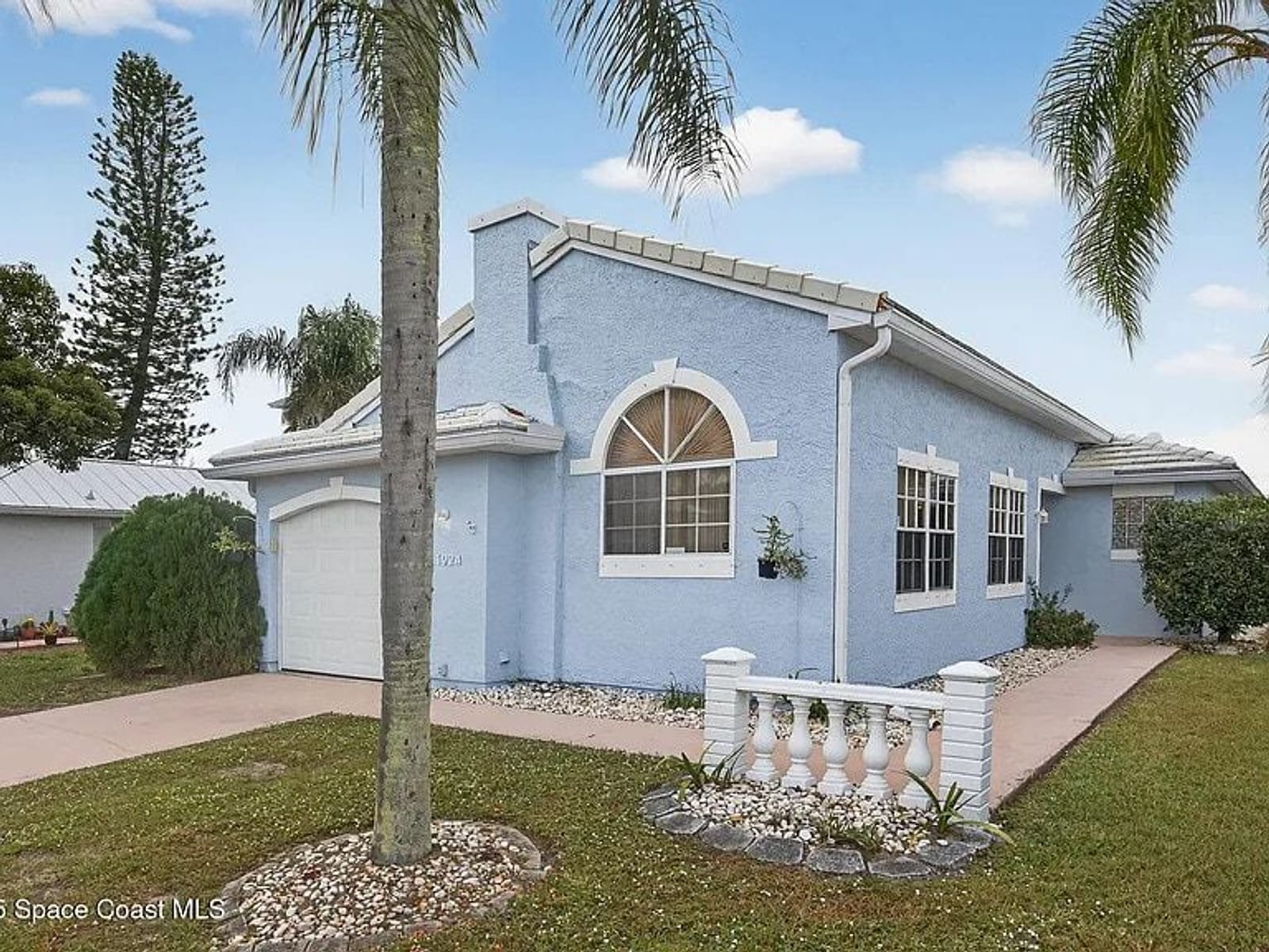 1924 Sugarberry Ct NE