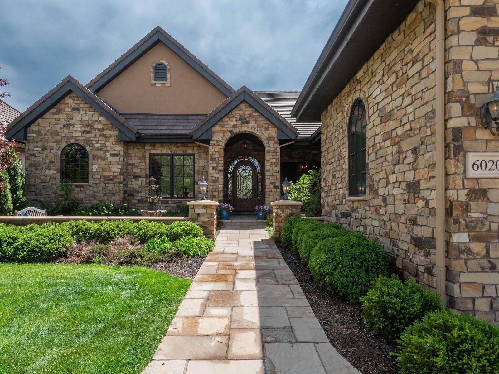 6020 S Race Court | LIV Sotheby's International Realty